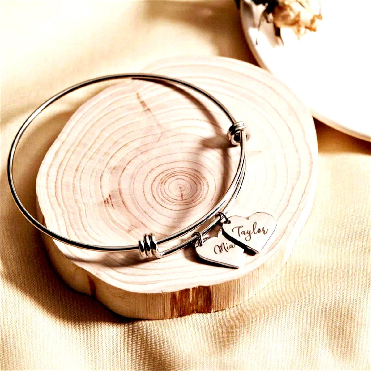 Personalized Heart Charm Bracelet - 6 Names | OurCoordinates